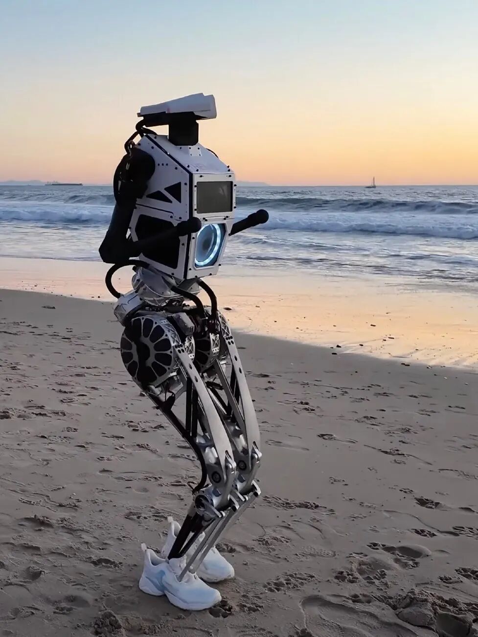 MicroStrain传感器 - 帮助推动仿人机器人性能的发展_工业机器人 机器人-技术邻